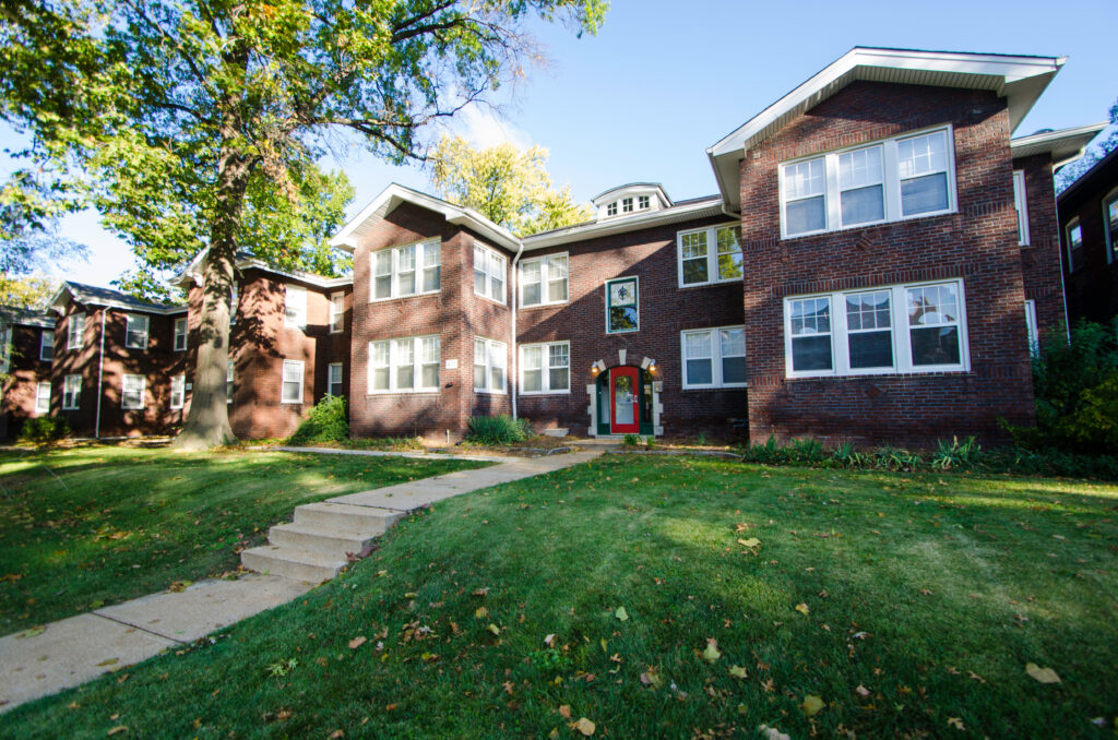 University Drive Apartments - Residential Life